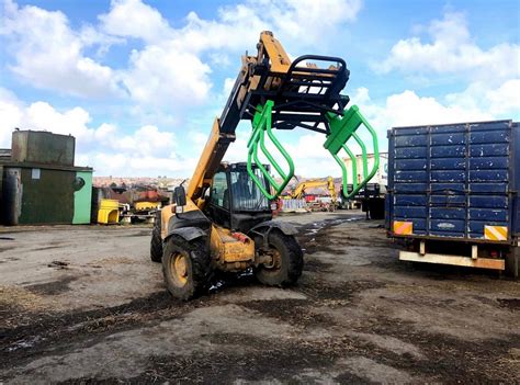 Bale Stackers Soft Hands Wrapped Bale Handlers Lwc Group