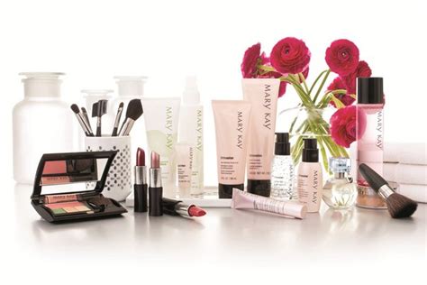 Стилисты утверждают что в гардеробе каждой женщины должно быть маленькое черное платье А что