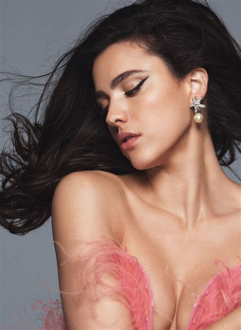 Margaret Qualley Strips For Vanity Fair Cover Celebria Atrl