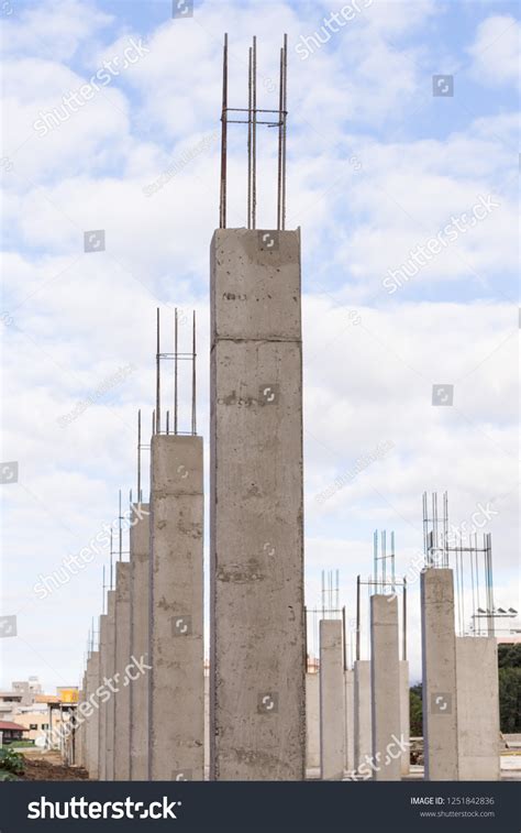 Construction Site New Concrete Columns Reinforcing Foto De Stock 1251842836 Shutterstock