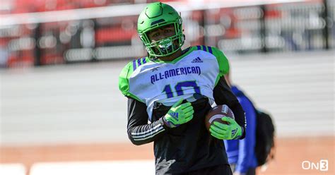 penn state running back nicholas singleton signs multi year nil deal