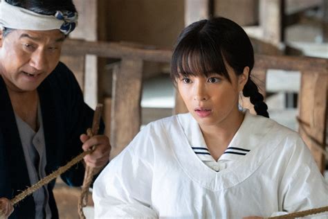 連続テレビ小説「なつぞら」第13話。柴田家の牛が産気づき、なつ（広瀬すず）たちは出産の準備をする（c）nhk ― スポニチ Sponichi