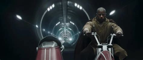 익스트림무비 자자 빙크스 역으로 25년 동안 고통 받은 배우