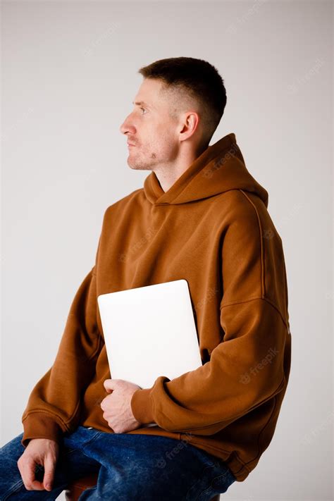 Premium Photo Profile View Of Young Female Programmer Working On Computer Software In The Office