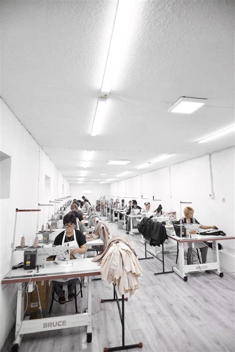 Maneken — производство одежды оптовый каталог одежды фулфи Производитель Бишкек