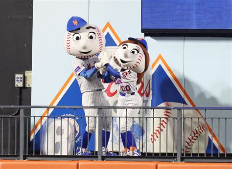 Francisco Lindor Reveals A Surprising Fact About Mrs Met News Minimalist