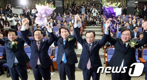 이인영 신임 與 원내대표 원내대변인에 박찬대·정춘숙 임명 뉴스1