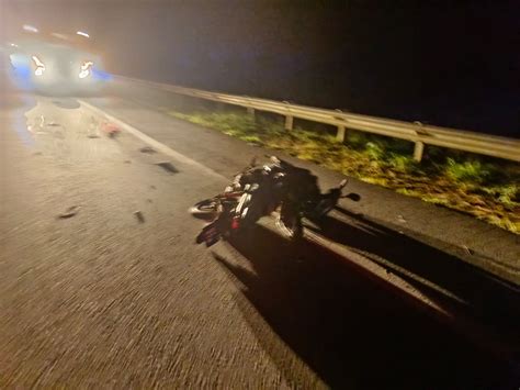 皮卡猛撞摩托后逃之夭夭 砂骑士二次被撞重伤不治 马来西亚诗华日报新闻网