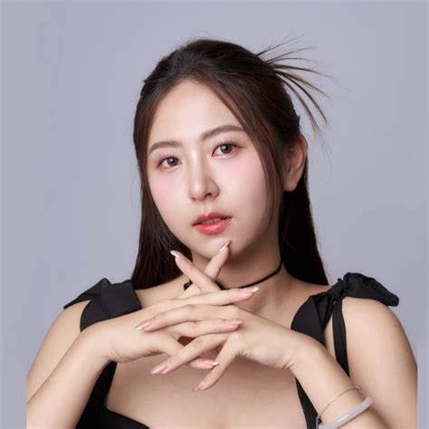 Morii Studio 台南高雄霧唇霧眉美瞳線機器飄眉無創除色霧唇教學美瞳線教學唇淡色教學 morii