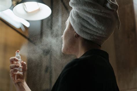 5 Tips Makeup Saat Cuaca Panas Gak Luntur Dan Awet Seharian