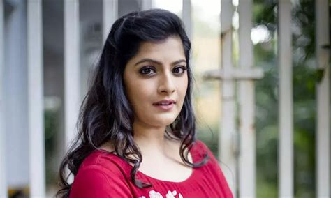 N I A Summons Actress Varalakshmi Sarathkumar Refusal என் ஐ ஏ சம்மன் நடிகை வரலட்சுமி
