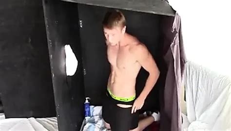 异性恋cholo鸡巴在寻欢洞服务 Xhamster