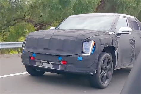 “이제 출시만 하면 돼” 독창적 디자인의 기아 새로운 전기 픽업트럭 테스트카 미국서 포착 네이트뷰