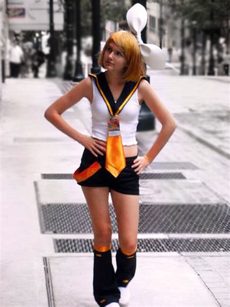 Kagamine Rin Cosplay By Sexywhales On Deviantart