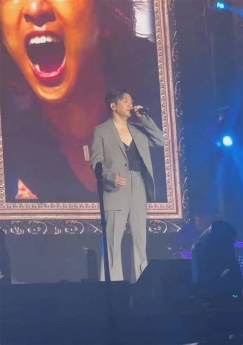 苏有朋西装上阵演唱会 高圆圆容嬷嬷李明启等现身观众席 凤凰网