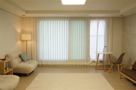 커튼 설치부터 세탁기 설치까지 직접 꾸민 쉐어하우스