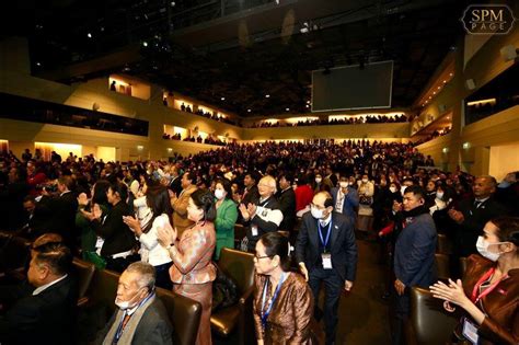 សម្តេចតេជោ ហ៊ុន សែន អញ្ជើញជួបសំណេះសំណាលជាមួយប្រជាពលរដ្ឋខ្មែររស់នៅតំបន់អឺរ៉ុបប្រមាណជាង២ពាន់នាក់