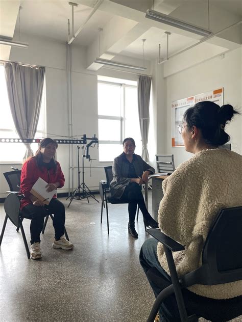 艺术系组织开展学期中教师听评课活动 文化艺术系