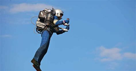 간 큰 아이언맨 무허가 제트팩 맨 La공항 인근서 목격 잇따라