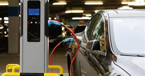 전기차 배터리 충전 덜 하면 불 안날까