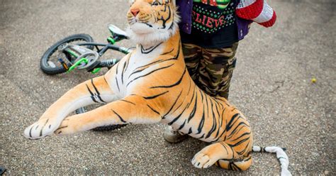 Tinker Elves Once Again Making Christmas Merry For Slidell Families Despite Destructive Fire