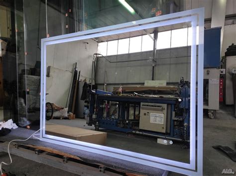 Огледала за баня с лед осветление и нагреватели на всякакви размери ПРОИЗВОДИТЕЛ Огледало