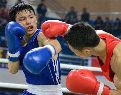 拳击挥拳拳击拳击馆大山谷图库