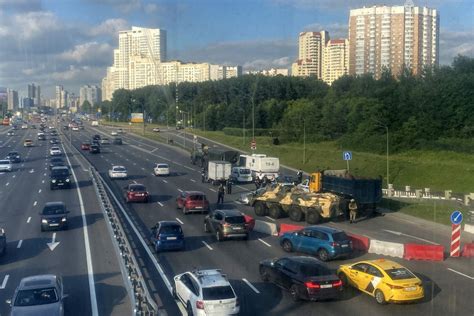 Some Russians Welcomed Wagner Mercenaries Who Appeared In Their Streets