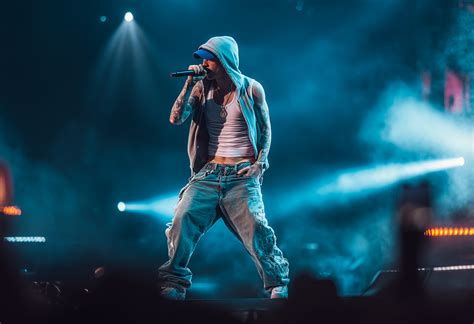 What Sagging Pants Really Say About You History Style And Social Perception