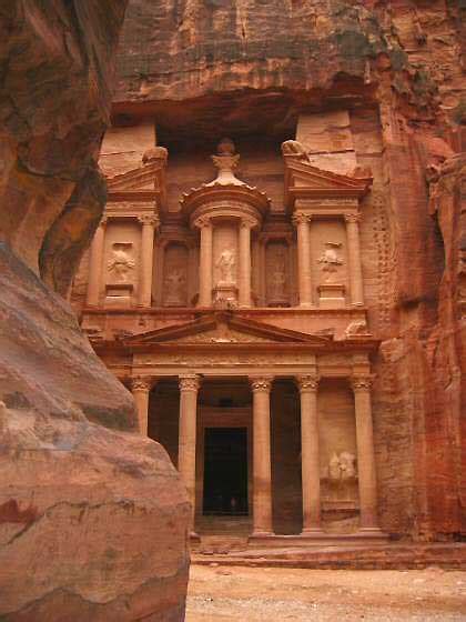 Un astrónomo español descubre secretos de Petra Destinia Magazine