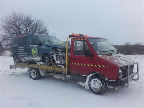 Пътна помощ Репатриране на коли Помощ при катастрофи и аварии на автомобили Превоз на буксирна