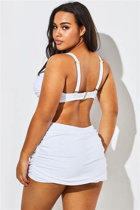 Bikini Sets Meet Curve