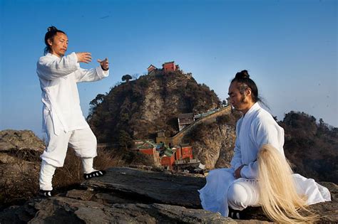 武当太极十三式教学版，仅有十三招，教你练好身体，武当郑师和生活健身运动好看视频