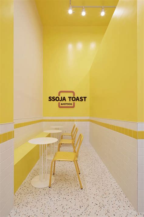 옐로우컬러 귀여운 외관의 토스트집 인테리어 디자인 In 2024 Shop Front Design Cafe Design Shop Interior