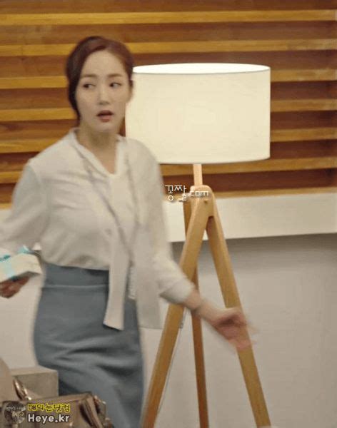 매력적인 여자연예인 오피스룩 모음