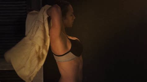 Naked Danielle Savre In Deep Blue Sea