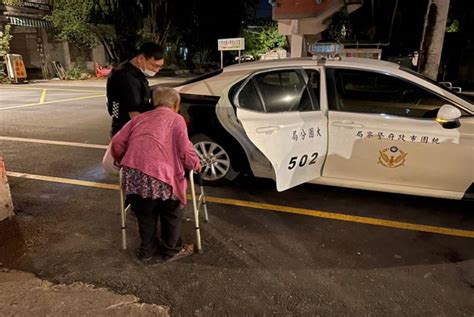 8旬婦超市購物錯過末班車 深夜搭警車返家