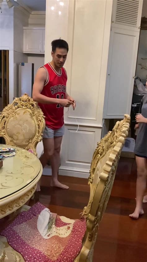 เฮียมาดูแลน้อง😅 หรือก่อกวนน้อง เฮียบอยมาดูแลน้อง😅 หรือก่อกวนน้อง By บอย ปกรณ์ ฉัตรบริรักษ์