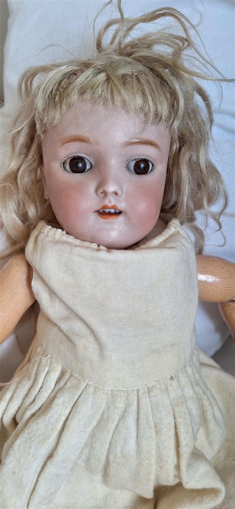 Identificationmore Details Needed Please Rantiquedollcollecting