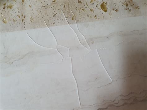 대리석식탁 코팅부분이 깨졋어요 ㅣ 궁금할 땐 아하