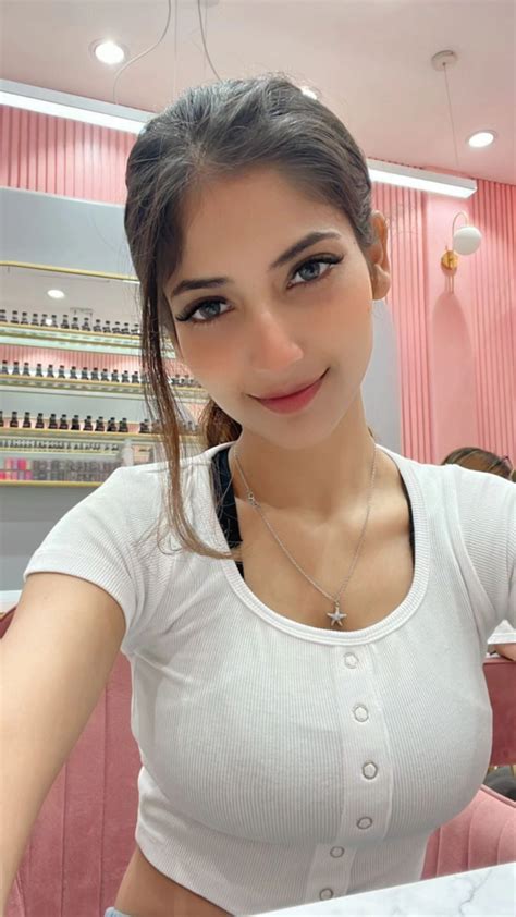 Angel Rai Rand With Her Sexy Fit Waist And Juicy Yummy Navel 🤤🤤💦 R