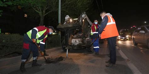 Авто замын нүхэн эвдрэлийг шөнийн цагаар засч байна