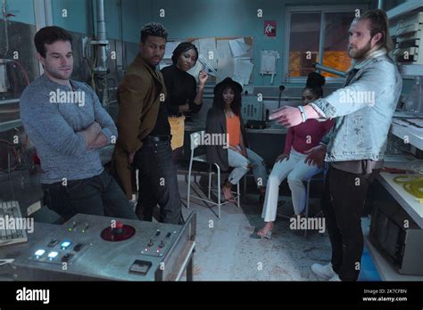 The Mole From Left Contestants Jacob Hacker Dom Gabriel Kesi Neblett Joi Schweitzer Samara