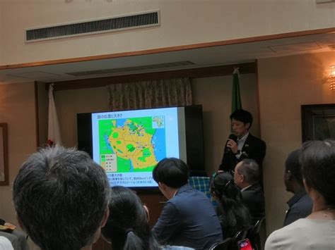 タンザニア連合共和国大使館でタンザニア国歌「神よ、アフリカに祝福を」を歌う 榊原平 Taira Sakakibaraのブログ