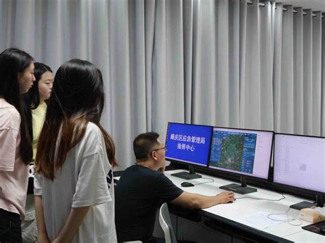 2024暑期社会实践｜经济管理学院“星火接力，丹心筑梦”暑期实践队进行新质生产力宣传工作 西南石油大学 南充校区