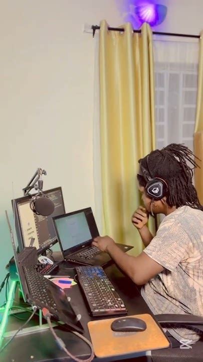 a normal day in the life of a software developer working remotely 👨‍💻