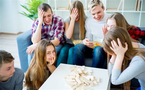 Teaching Evidence Based Argumentation Through Games Peacefield History