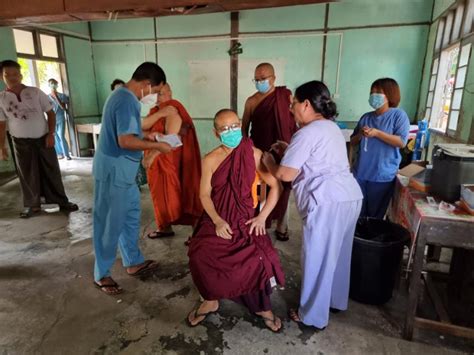 စမ်းချောင်းမြို့နယ်၌ သံဃာတော်များနှင့် ပြည်သူများအားကိုဗစ် ၁၉ ရောဂါကာကွယ်ဆေး ရာနှုန်းပြည့်ထိုးန