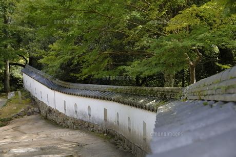 備中松山城三の平櫓東土塀の写真素材 FYI04805654 ストックフォトの Qlean Market