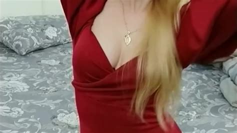 Сексуальная девушка в бордовой одежде без трусиков жутко возбужденная Free Porn Videos Youporn